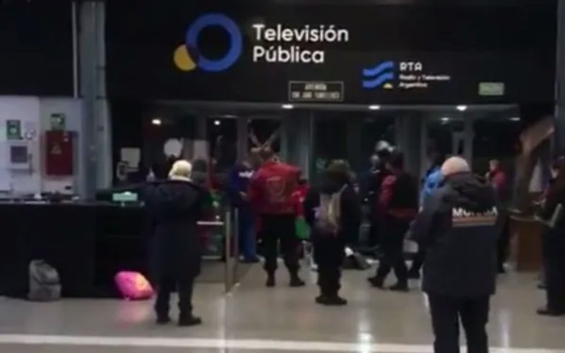 Conmoción en la TV Pública: murió un trabajador y no había médicos en ... Conmoción en la TV Pública: murió un trabajador y no había médicos en ...